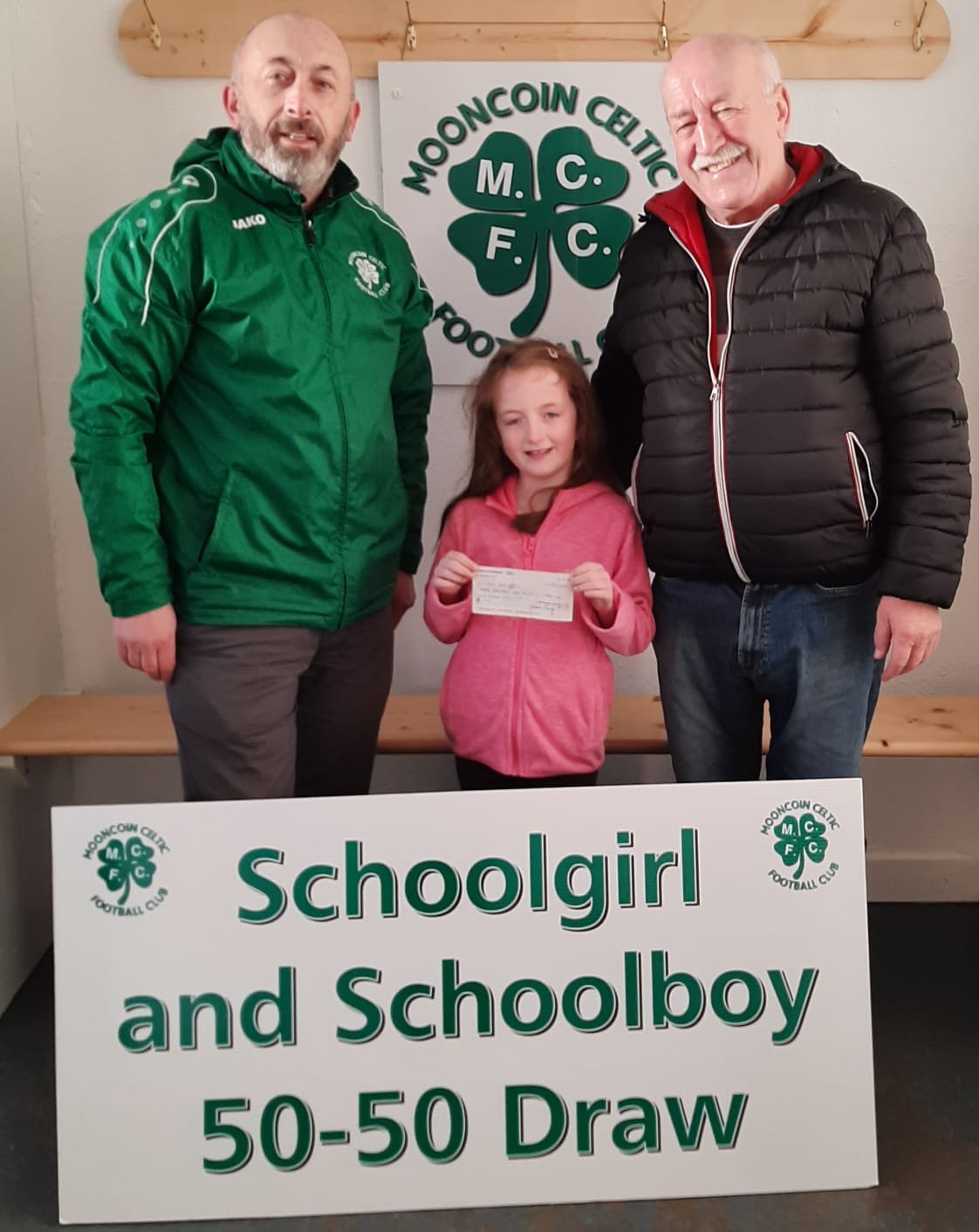 50-50 winner picks up their €386 cheque – Mooncoin Celtic FC